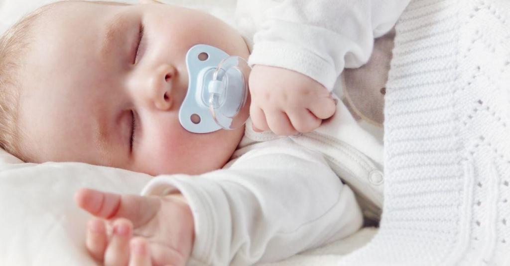 Best Pacifiers For Breastfed Babies - CraftyMotherFather 2023